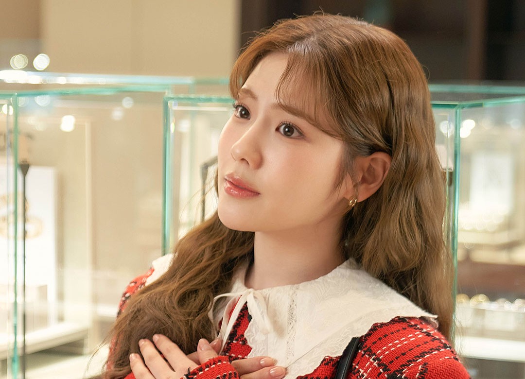 To the Moon: Jo Aram interpreta a un entrañable Gen Z sobreendeudado en ...