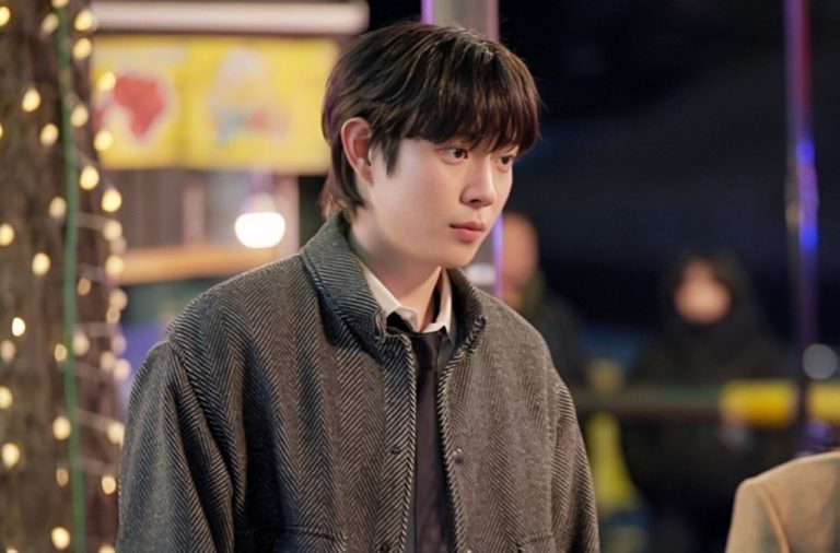 Kim Young-dae se transforma en una antigua cantante en To the Moon ...