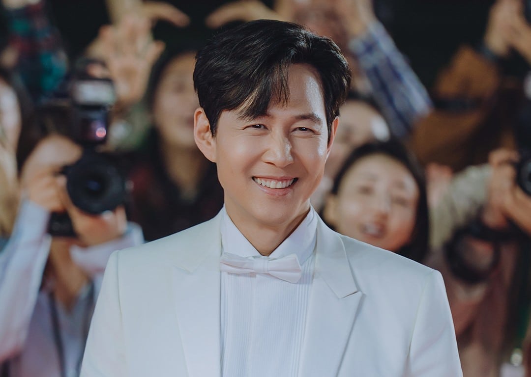 Lee Jung-jae shines in his new role as national actor in "Nice To Not ...