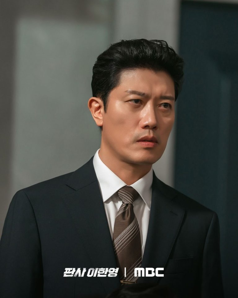 "The Judge Returns": Park Hee-soon plays a chilling judge desperate for ...