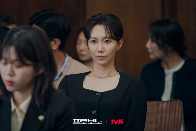 Pro Bono: Lee Yoo-young plays an heiress determined to run her law firm ...