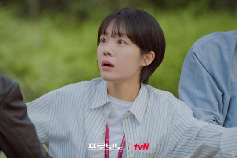 So Joo-yeon slips into the shoes of a passionate lawyer in the new drama Pro Bono - Kdrama Kopi