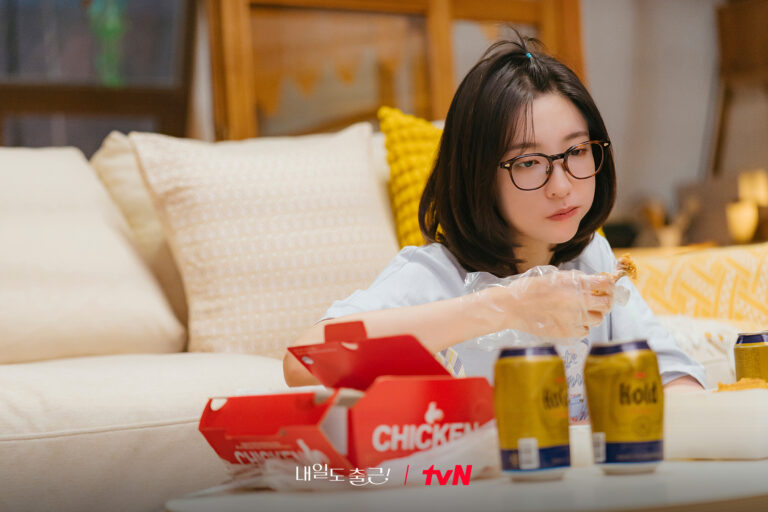 Park Eun-bin battles ominous shadows in the first teaser for “Spooky in ...